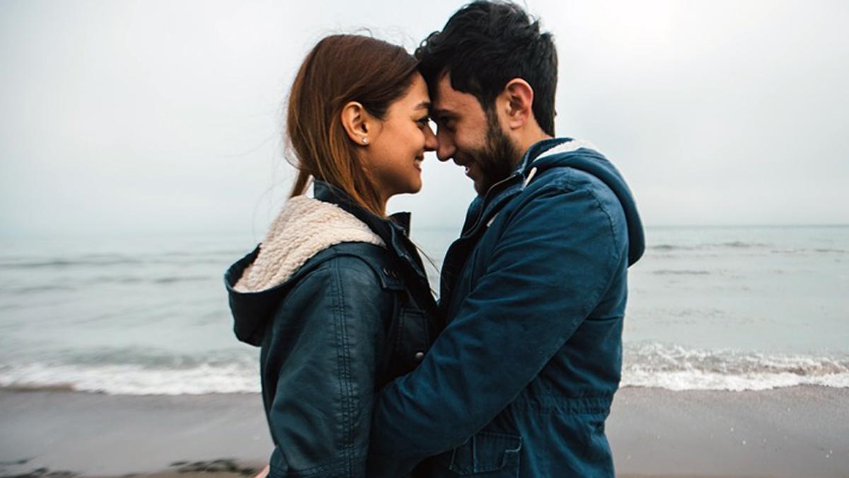 Hug Day 2022: Hug exposes every emotion, know its many ways ....