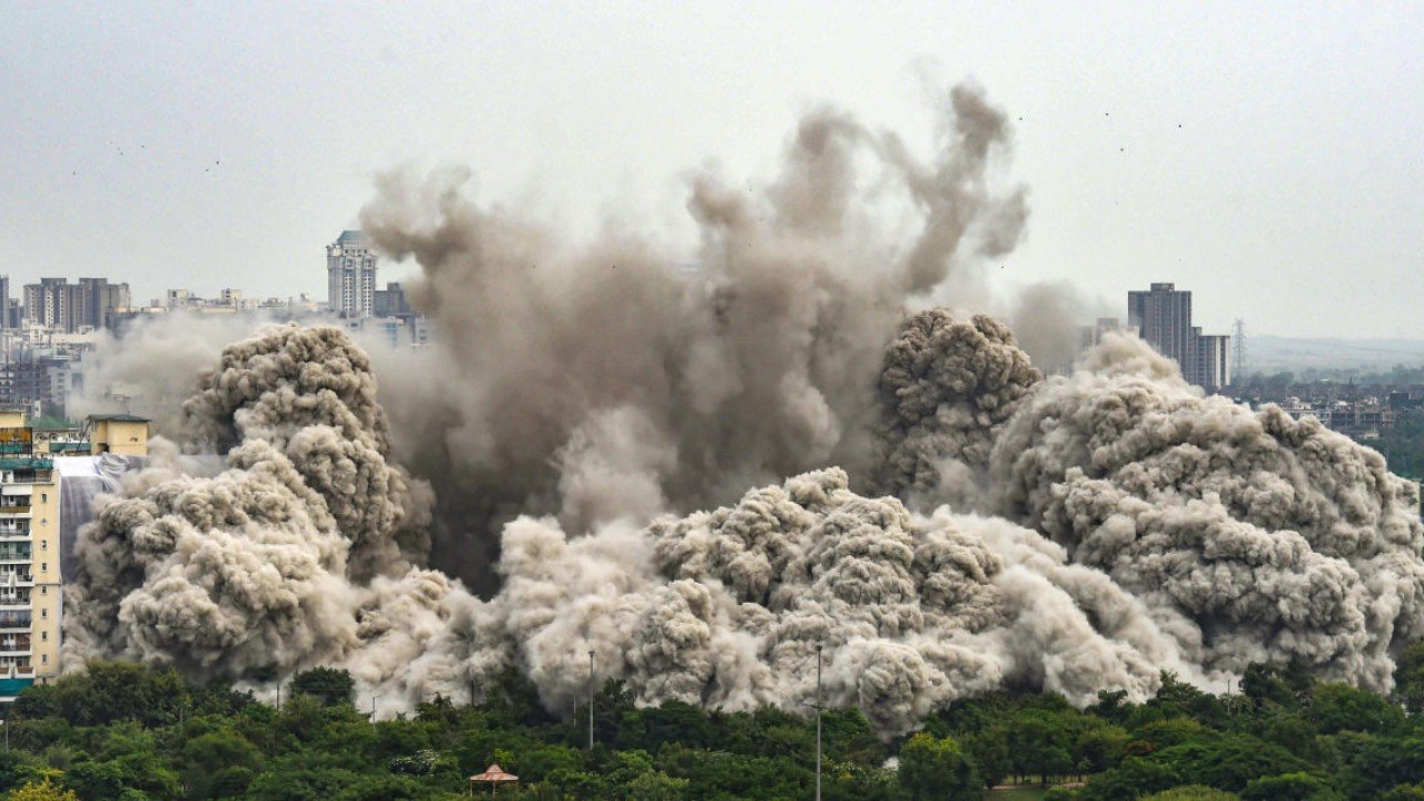 Noida Twin Towers Demolition: Demolition gave pain to the neighbors ...
