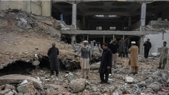 Attacker entered Peshawar's mosque in police uniform