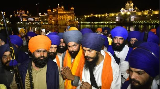 Amritpal can enter the Golden Temple and surrender in the presence of ...